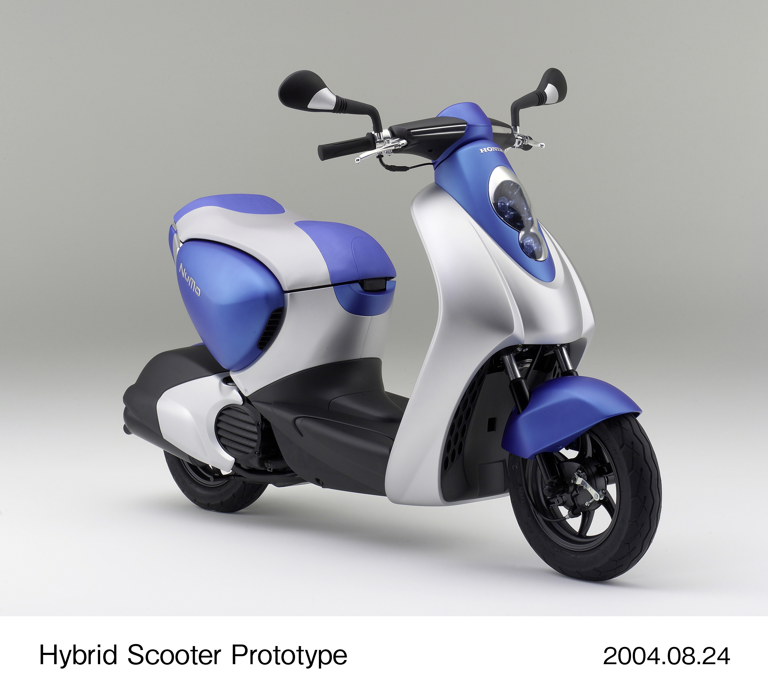 Honda Develops Hybrid Scooter Prototype | Honda Global Corporate Website