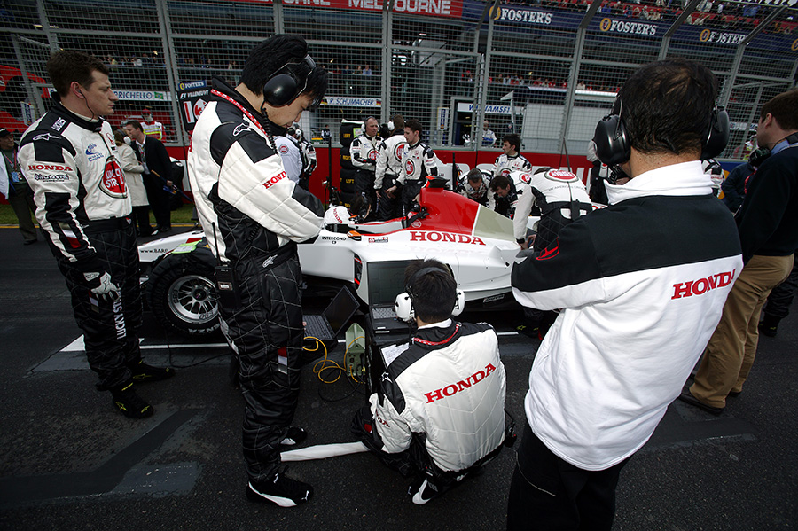 2003 B・A・R Honda 005｜F1 Machines Powered by Honda｜F1｜Honda Global Corporate Website